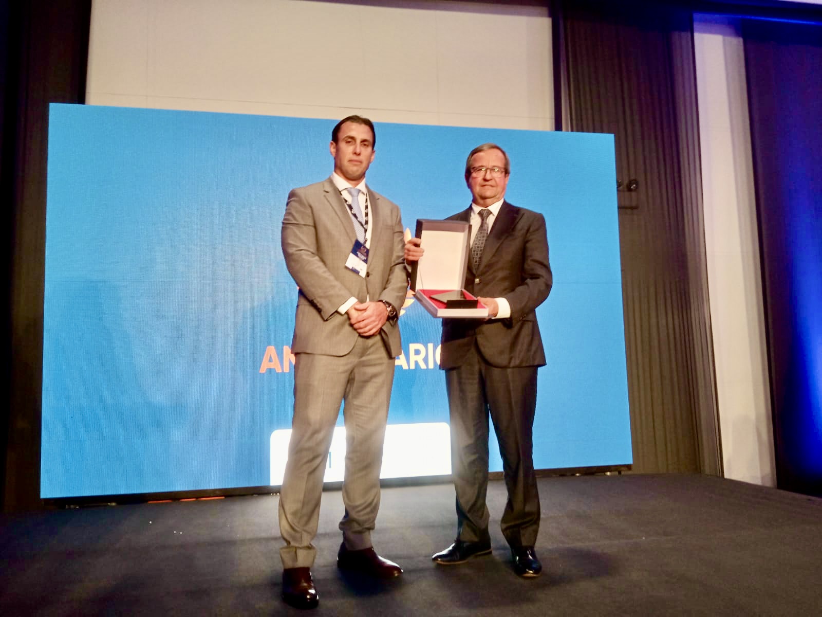 ASEI distingue a Lucho Molina, alcalde de Miraflores, por impulsar el ...