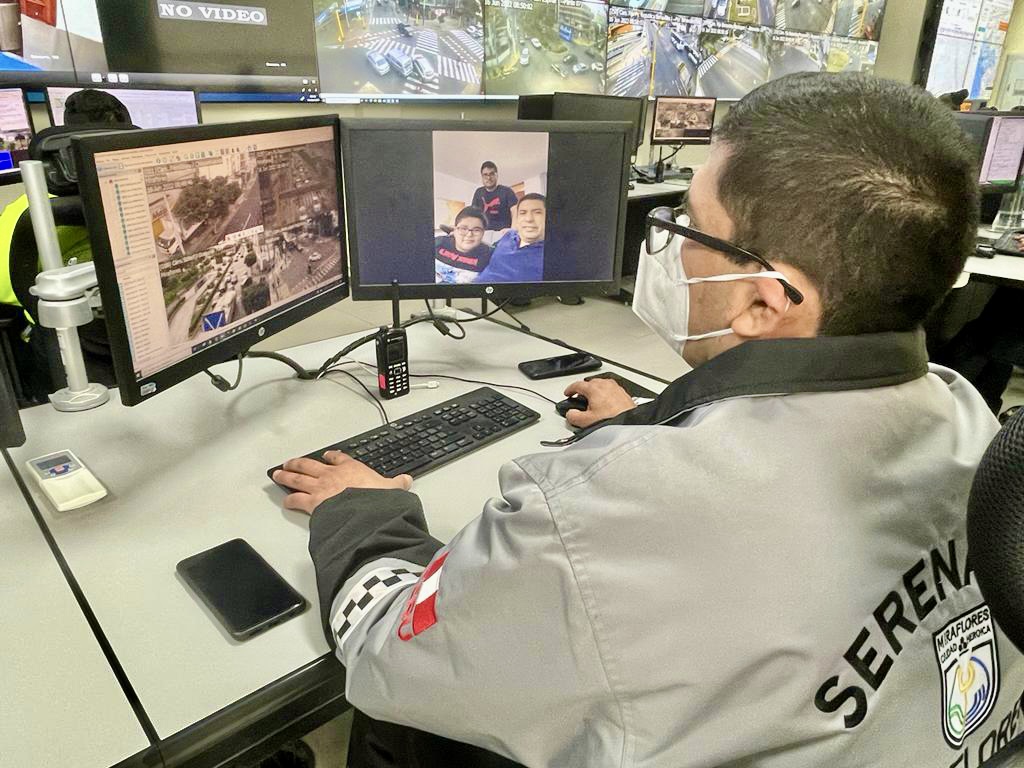 Papás y servidores municipales de Miraflores trabajan con denuedo ...