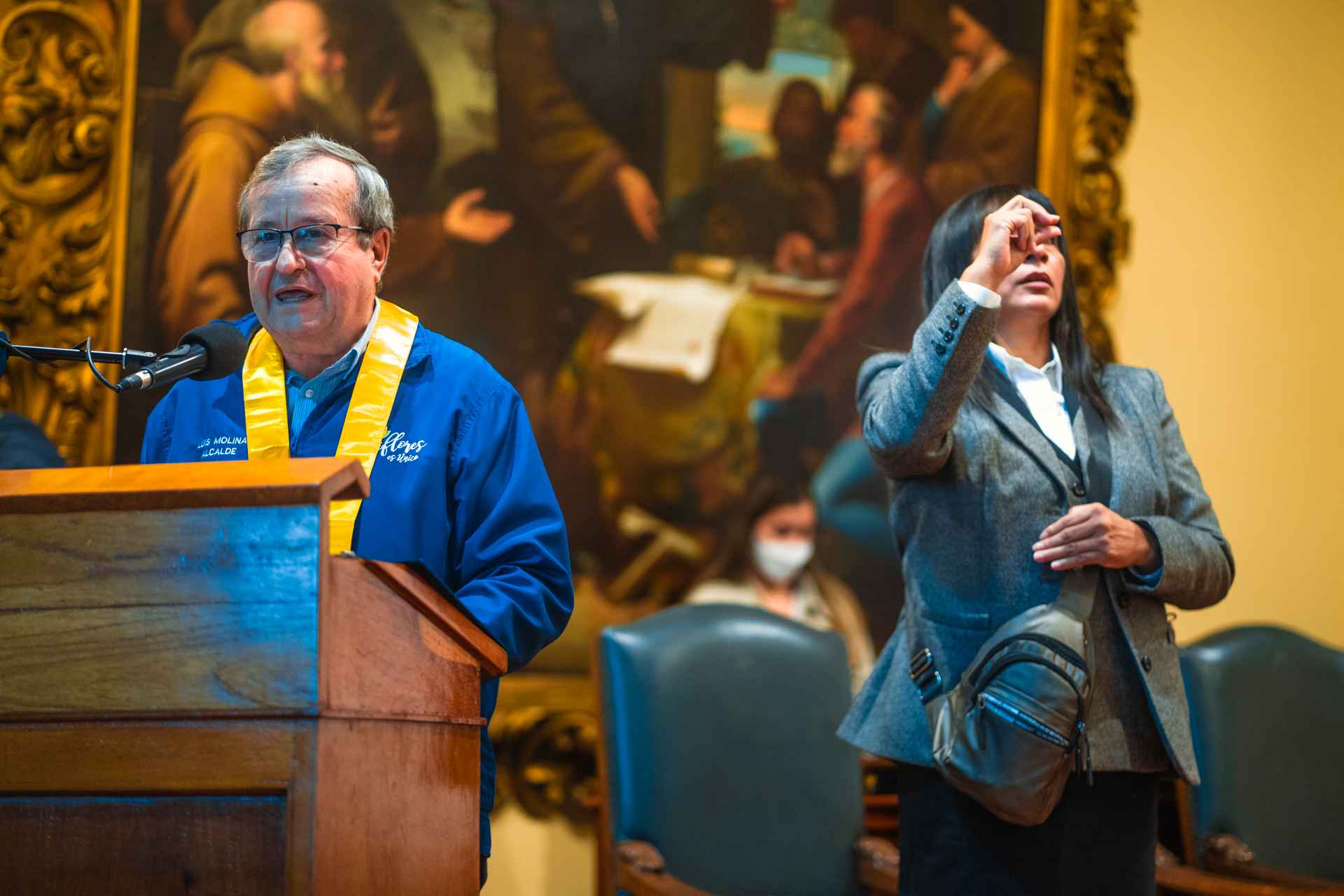 Lucho Molina, alcalde de Miraflores, distingue a Carlos Enrique Suárez ...