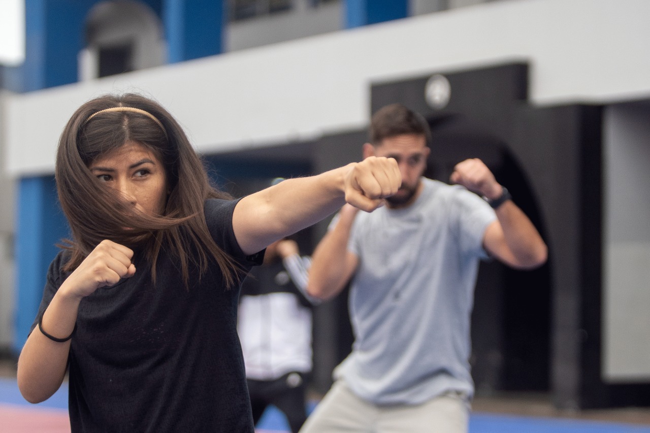 Taller de Boxeo al Aire Libre instruye a alumnos en los fundamentos del ...