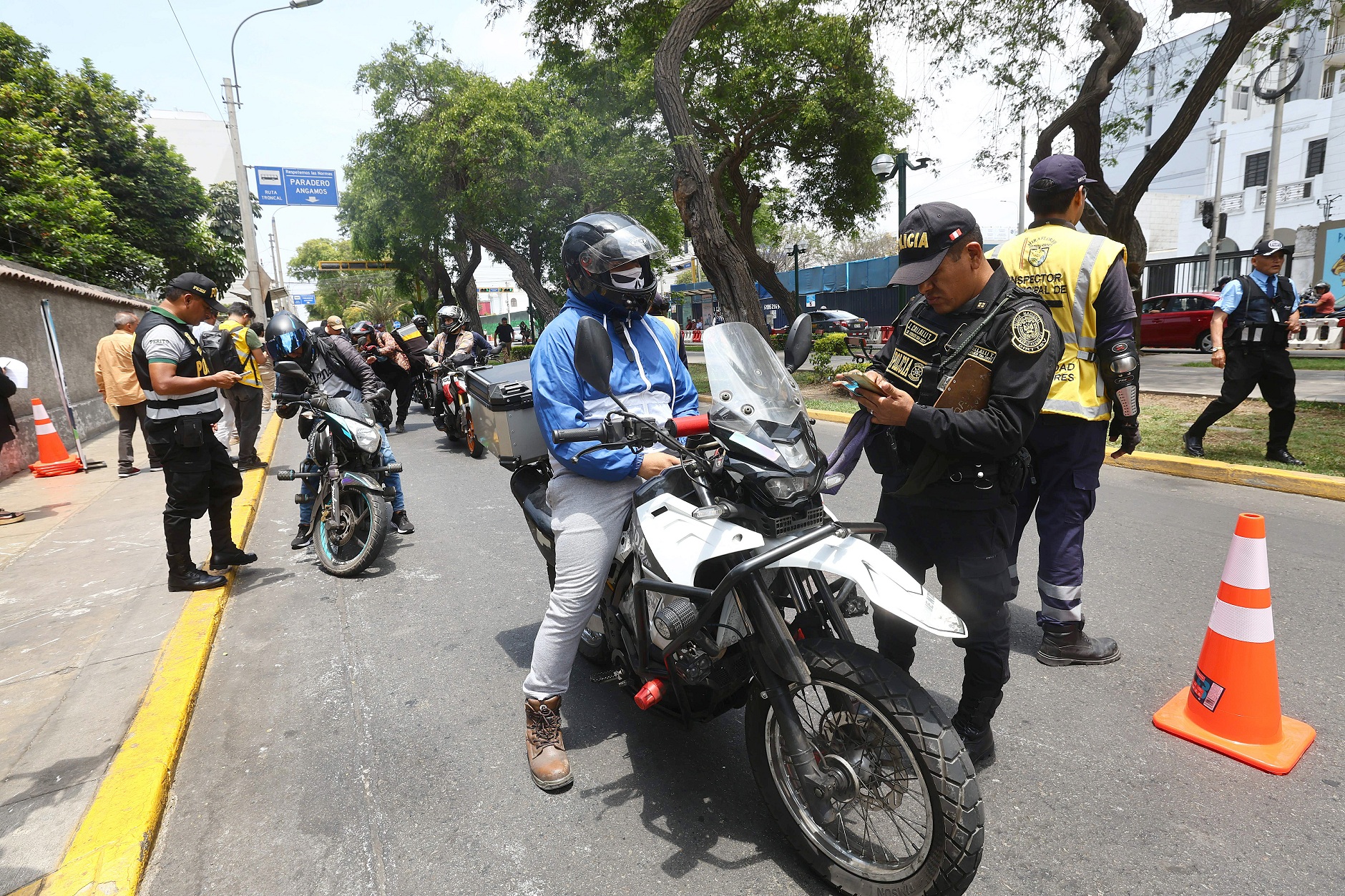 Municipio de Miraflores retoma operativos y empadronamiento a motos delivery tras fallo de ...