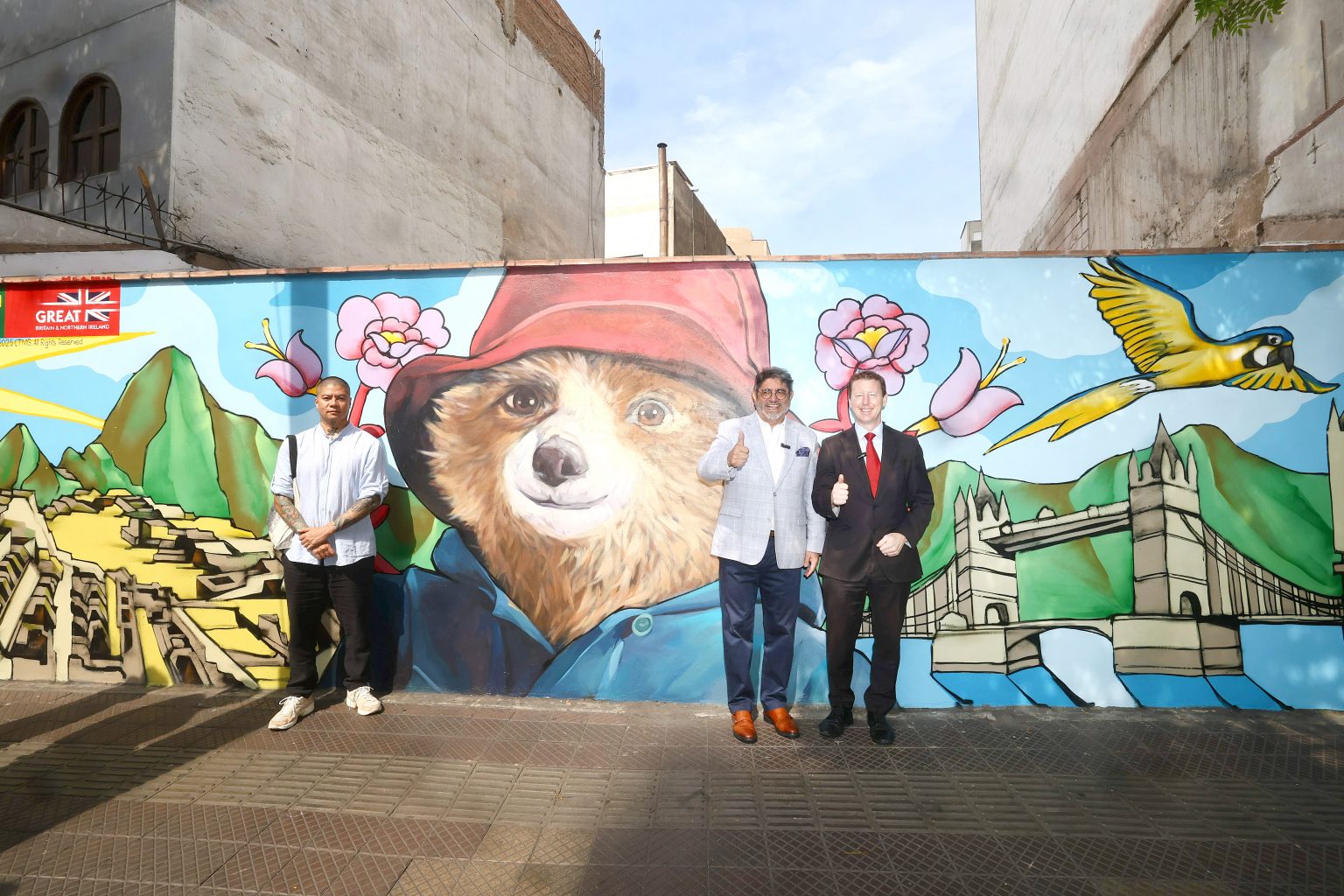 Miraflores celebra la amistad de Reino Unido y Perú con un mural en ...